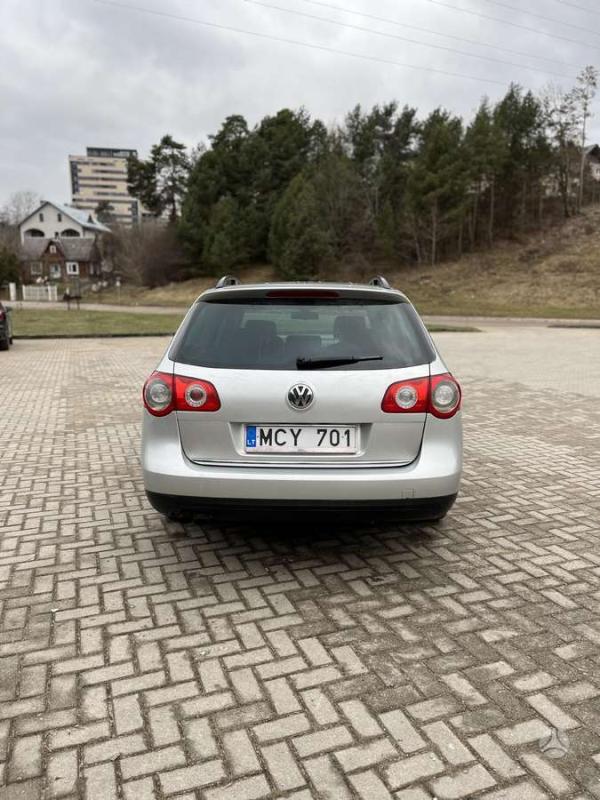 Pelēks Volkswagen Passat 2007 Viļņa, ar dzinēja tilpumu 1.97 L un nobraukumu 341 tūkst. km par 1500 €, foto 4 vietnē AUTOMOTO.COM.LV