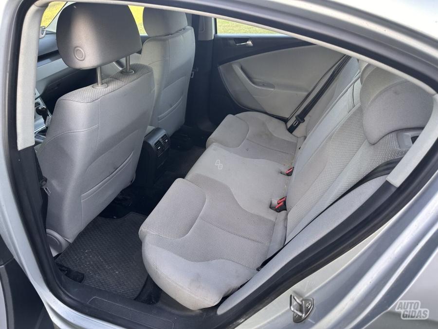 Pelēks Volkswagen Passat 2007 Raseiniai, ar dzinēja tilpumu 1.90 L un nobraukumu 202 tūkst. km par 1600 €, foto 9 vietnē AUTOMOTO.COM.LV