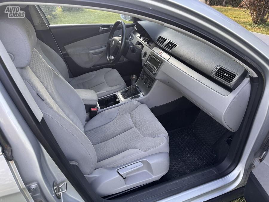Pelēks Volkswagen Passat 2007 Raseiniai, ar dzinēja tilpumu 1.90 L un nobraukumu 202 tūkst. km par 1600 €, foto 10 vietnē AUTOMOTO.COM.LV
