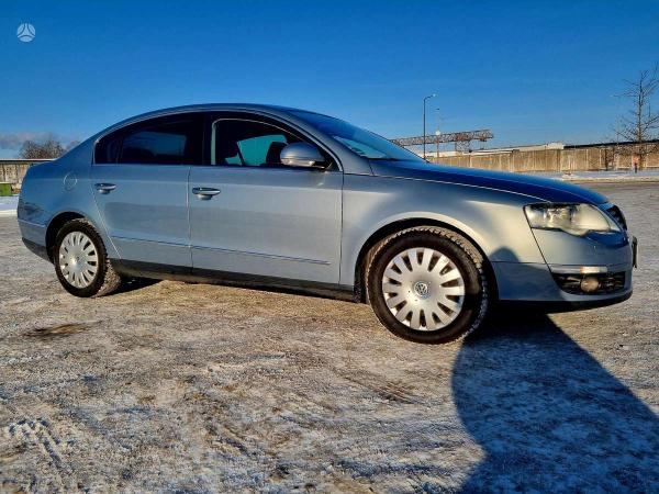 Grey Volkswagen Passat 2008 in Siauliai, with an engine capacity of 1.97 L and mileage of 290 thousand km for 3300 €, photo 2 on AUTOMOTO.COM.LV