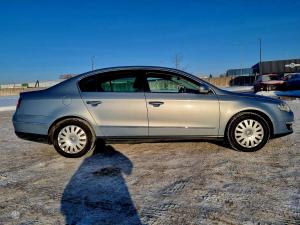 Grey Volkswagen Passat 2008 in Siauliai, with an engine capacity of 1.97 L and mileage of 290 thousand km for 3300 €, photo 3 on AUTOMOTO.COM.LV