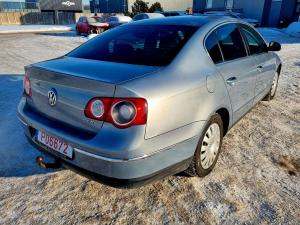 Grey Volkswagen Passat 2008 in Siauliai, with an engine capacity of 1.97 L and mileage of 290 thousand km for 3300 €, photo 5 on AUTOMOTO.COM.LV