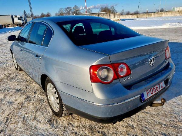 Grey Volkswagen Passat 2008 in Siauliai, with an engine capacity of 1.97 L and mileage of 290 thousand km for 3300 €, photo 7 on AUTOMOTO.COM.LV