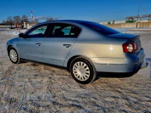 Grey Volkswagen Passat 2008 in Siauliai, with an engine capacity of 1.97 L and mileage of 290 thousand km for 3300 €, photo 8 on AUTOMOTO.COM.LV