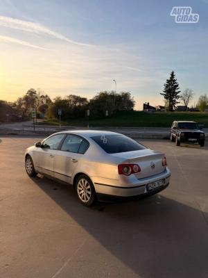 Grey Volkswagen Passat 2008 in Kaunas, with an engine capacity of 1.90 L and mileage of 420 thousand km for 999 €, photo 5 on AUTOMOTO.COM.LV