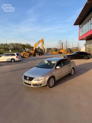 Grey Volkswagen Passat 2008 in Kaunas, with an engine capacity of 1.90 L and mileage of 420 thousand km for 999 €, photo 9 on AUTOMOTO.COM.LV