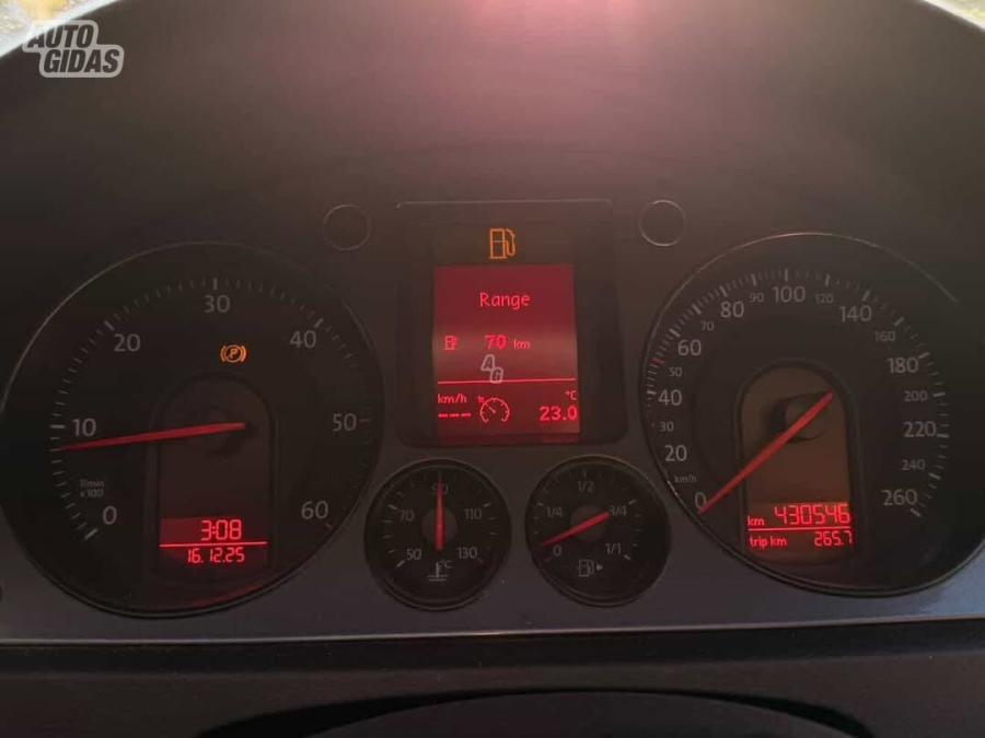 Grey Volkswagen Passat 2008 in Kaunas, with an engine capacity of 1.90 L and mileage of 420 thousand km for 999 €, photo 14 on AUTOMOTO.COM.LV