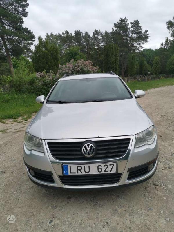 Grey Volkswagen Passat 2008 in Kaunas, with an engine capacity of 1.97 L and mileage of 333 thousand km for 1450 €, photo 1 on AUTOMOTO.COM.LV