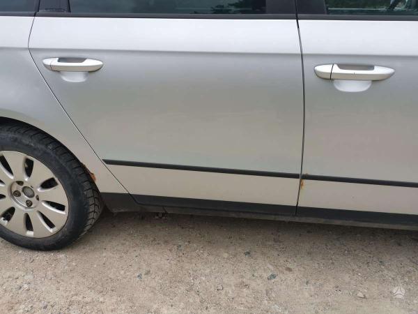 Grey Volkswagen Passat 2008 in Kaunas, with an engine capacity of 1.97 L and mileage of 333 thousand km for 1450 €, photo 3 on AUTOMOTO.COM.LV