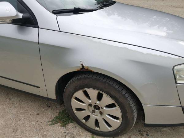 Grey Volkswagen Passat 2008 in Kaunas, with an engine capacity of 1.97 L and mileage of 333 thousand km for 1450 €, photo 5 on AUTOMOTO.COM.LV