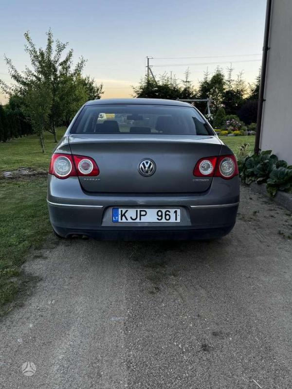 Grey Volkswagen Passat 2008 in Kretinga, with an engine capacity of 1.90 L and mileage of 443 thousand km for 1200 €, photo 2 on AUTOMOTO.COM.LV