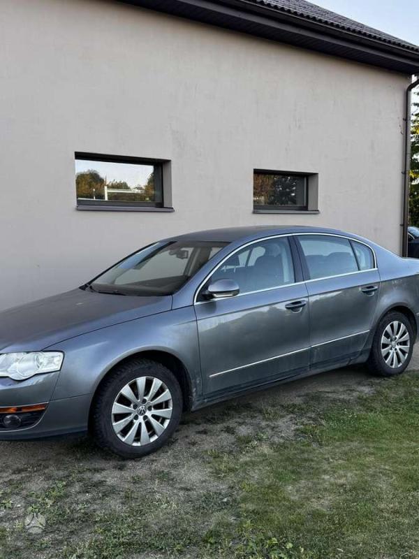 Grey Volkswagen Passat 2008 in Kretinga, with an engine capacity of 1.90 L and mileage of 443 thousand km for 1200 €, photo 3 on AUTOMOTO.COM.LV