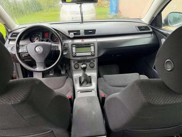 Grey Volkswagen Passat 2008 in Kretinga, with an engine capacity of 1.90 L and mileage of 443 thousand km for 1200 €, photo 5 on AUTOMOTO.COM.LV