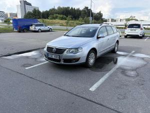 Pelēks Volkswagen Passat 2008 Viļņa, ar dzinēja tilpumu 1.90 L un nobraukumu 327 tūkst. km par 1000 €, foto  vietnē AUTOMOTO.COM.LV