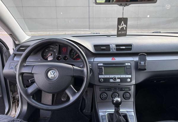Grey Volkswagen Passat 2008 in Vilnius, with an engine capacity of 1.90 L and mileage of 327 thousand km for 1000 €, photo 7 on AUTOMOTO.COM.LV