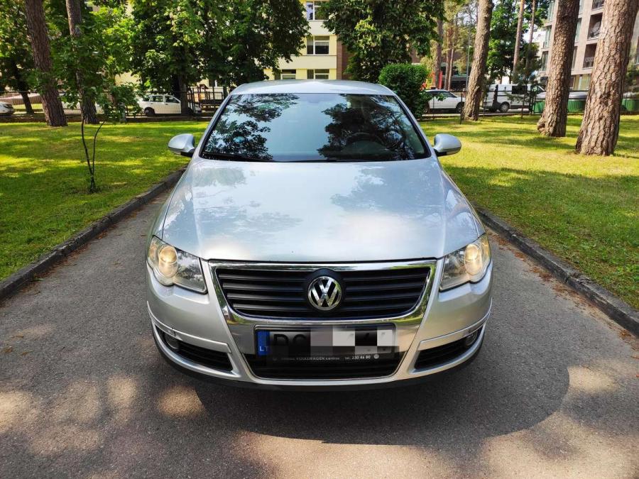 Grey Volkswagen Passat 2008 in Vilnius, with an engine capacity of 2.00 L and mileage of 230 thousand km for 4950 €, photo 1 on AUTOMOTO.COM.LV