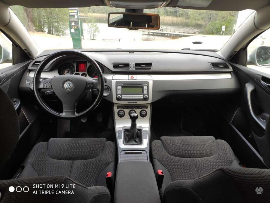 Grey Volkswagen Passat 2008 in Vilnius, with an engine capacity of 2.00 L and mileage of 230 thousand km for 4950 €, photo 6 on AUTOMOTO.COM.LV