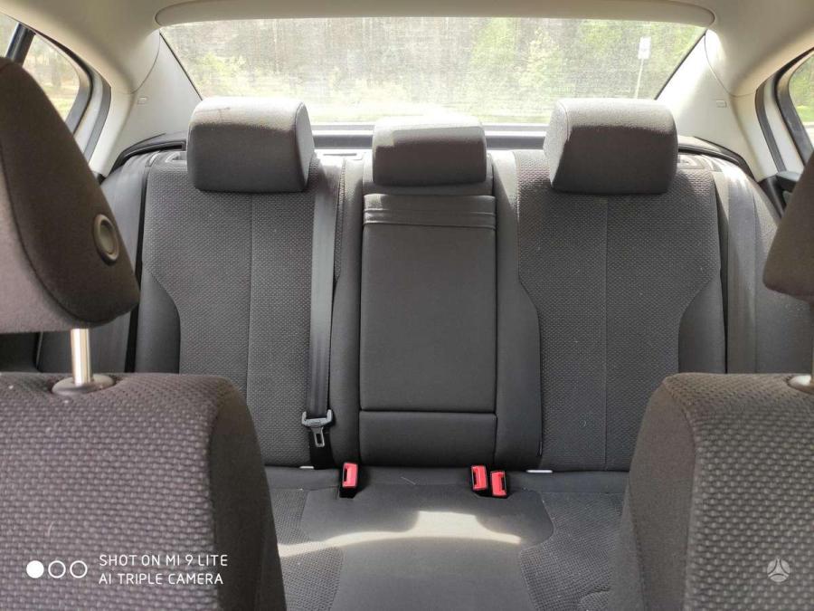 Grey Volkswagen Passat 2008 in Vilnius, with an engine capacity of 2.00 L and mileage of 230 thousand km for 4950 €, photo 7 on AUTOMOTO.COM.LV