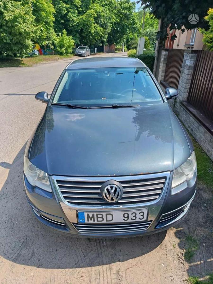 Grey Volkswagen Passat 2009 in Kaunas, with an engine capacity of 2.00 L and mileage of 283 thousand km for 1750 €, photo 1 on AUTOMOTO.COM.LV