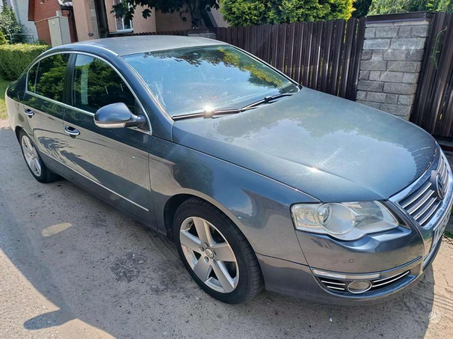 Grey Volkswagen Passat 2009 in Kaunas, with an engine capacity of 2.00 L and mileage of 283 thousand km for 1750 €, photo 3 on AUTOMOTO.COM.LV