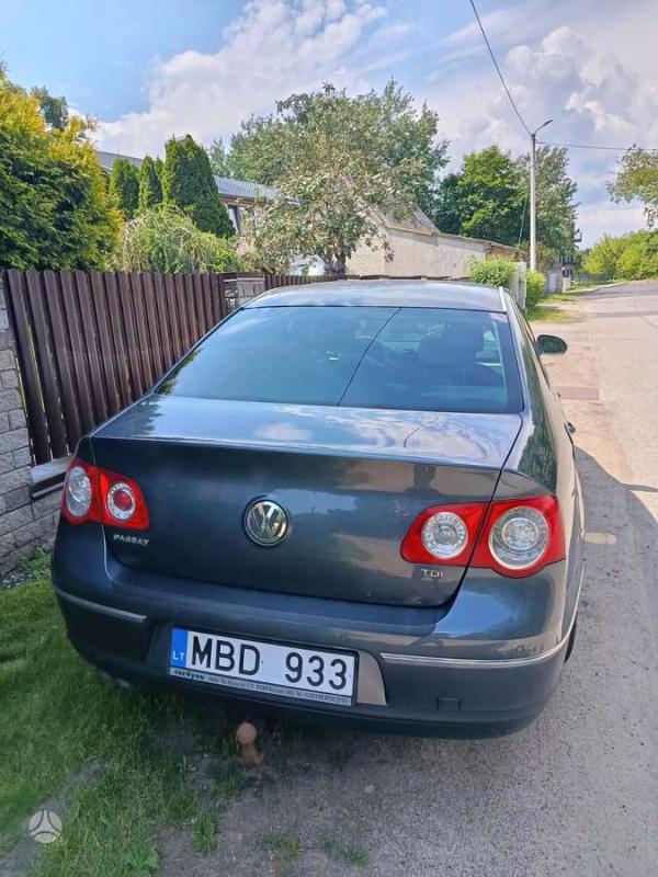 Pelēks Volkswagen Passat 2009 Kauņa, ar dzinēja tilpumu 2.00 L un nobraukumu 283 tūkst. km par 1750 €, foto 4 vietnē AUTOMOTO.COM.LV