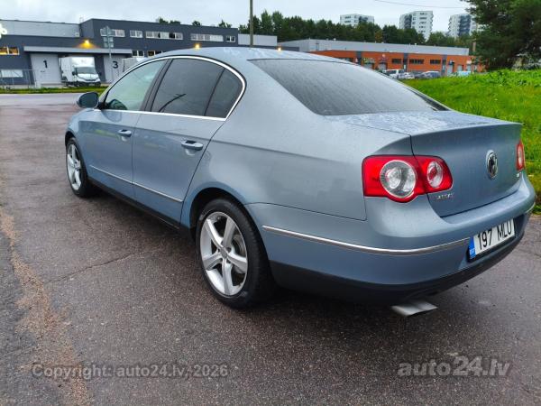 Volkswagen Passat 2009 in Tallinn on AUTOMOTO.COM.LV Grey Volkswagen Passat 2009 in Tallinn, with an engine capacity of 2.00 L and mileage of 216 thousand km for 2990 €, photo 4 on AUTOMOTO.COM.LV