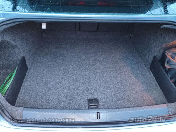 Volkswagen Passat 2009 in Tallinn on AUTOMOTO.COM.LV Grey Volkswagen Passat 2009 in Tallinn, with an engine capacity of 2.00 L and mileage of 216 thousand km for 2990 €, photo 11 on AUTOMOTO.COM.LV