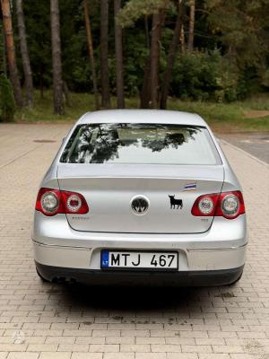 Grey Volkswagen Passat 2009 in Vilnius, with an engine capacity of 1.90 L and mileage of 260 thousand km for 2800 €, photo 6 on AUTOMOTO.COM.LV