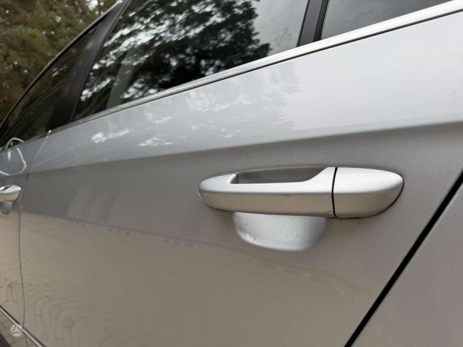 Grey Volkswagen Passat 2009 in Vilnius, with an engine capacity of 1.90 L and mileage of 260 thousand km for 2800 €, photo 14 on AUTOMOTO.COM.LV
