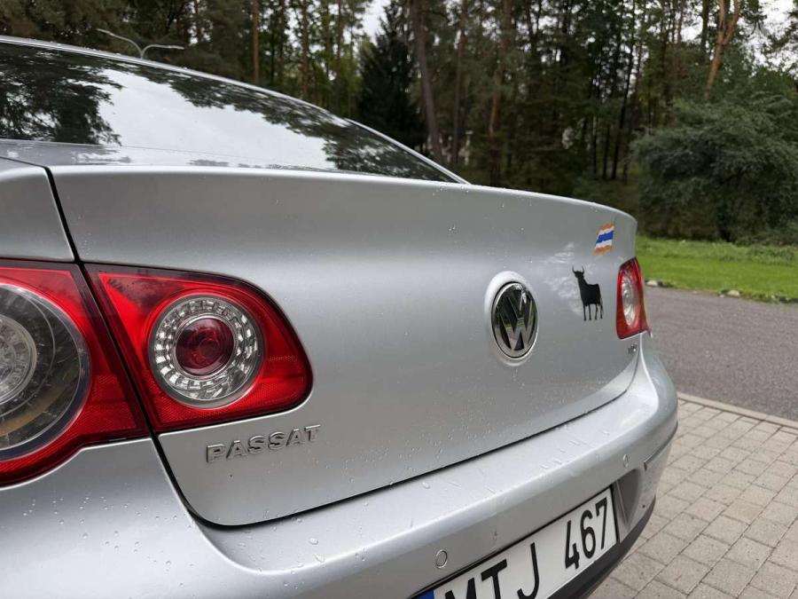 Grey Volkswagen Passat 2009 in Vilnius, with an engine capacity of 1.90 L and mileage of 260 thousand km for 2800 €, photo 17 on AUTOMOTO.COM.LV