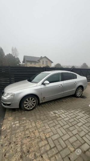 Pelēks Volkswagen Passat 2010 Viļņa, ar dzinēja tilpumu 1.97 L un nobraukumu 347 tūkst. km par 1100 €, foto  vietnē AUTOMOTO.COM.LV