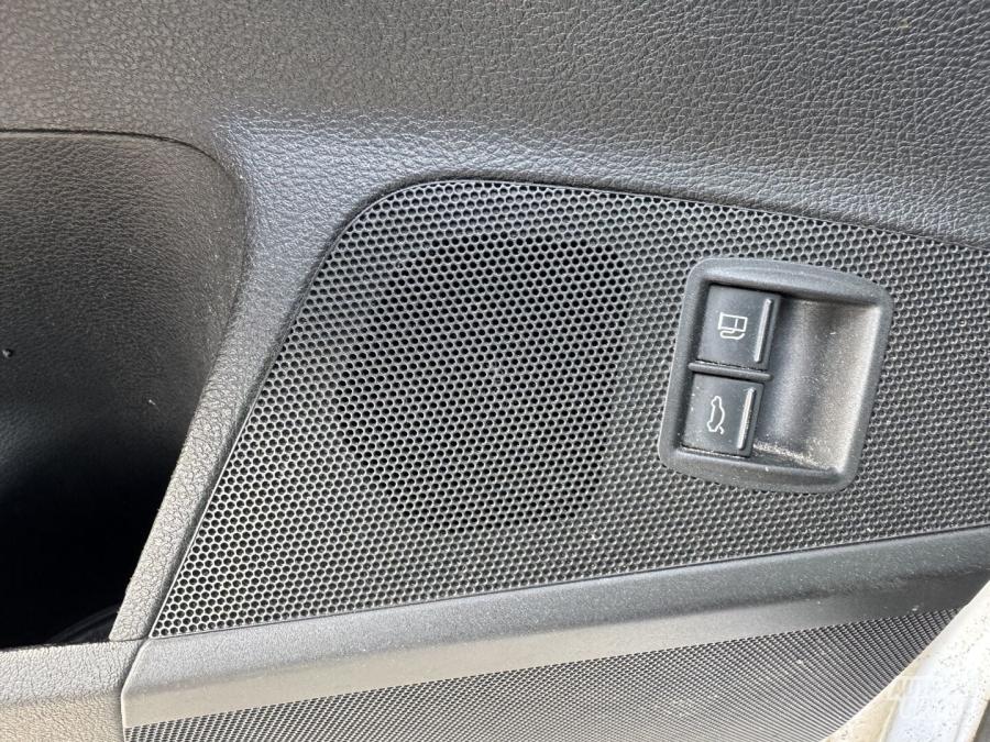 Pelēks Volkswagen Passat 2010 Klaipėda, ar dzinēja tilpumu 2.00 L un nobraukumu 365 tūkst. km par 2500 €, foto 27 vietnē AUTOMOTO.COM.LV