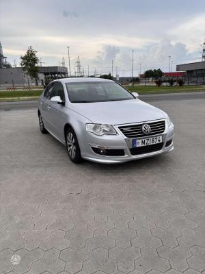 Grey Volkswagen Passat 2010 in Kaunas, with an engine capacity of 1.60 L and mileage of 251 thousand km for 2800 €, photo  on AUTOMOTO.COM.LV
