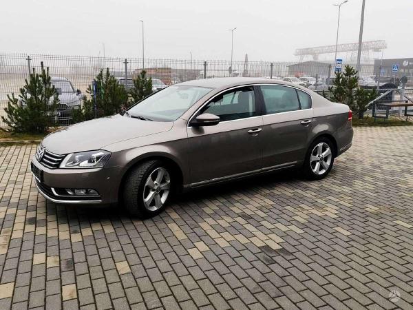 Grey Volkswagen Passat 2011 in Siauliai, with an engine capacity of 2.00 L and mileage of 265 thousand km for 5500 €, photo 6 on AUTOMOTO.COM.LV