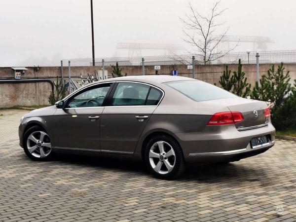 Grey Volkswagen Passat 2011 in Siauliai, with an engine capacity of 2.00 L and mileage of 265 thousand km for 5500 €, photo 8 on AUTOMOTO.COM.LV
