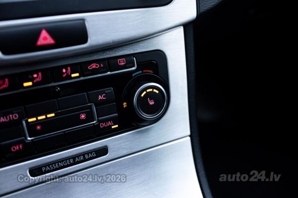 Grey Volkswagen Passat 2011 in Tallinn, with an engine capacity of 2.00 L and mileage of 332 thousand km for 5990 €, photo 9 on AUTOMOTO.COM.LV
