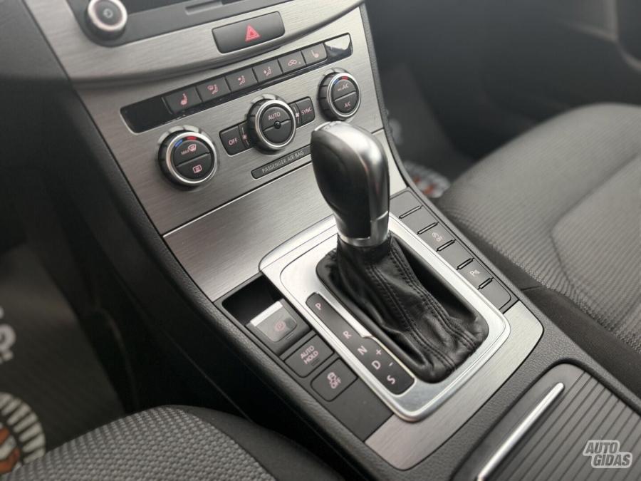 Pelēks Volkswagen Passat 2011 Viļņa, ar dzinēja tilpumu 2.00 L un nobraukumu 450 tūkst. km par 3550 €, foto 18 vietnē AUTOMOTO.COM.LV