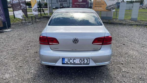 Pelēks Volkswagen Passat 2011 Marijampole, ar dzinēja tilpumu 1.97 L un nobraukumu 226 tūkst. km par 3490 €, foto 10 vietnē AUTOMOTO.COM.LV