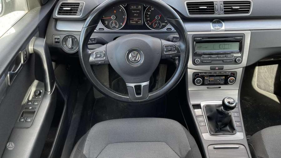 Pelēks Volkswagen Passat 2011 Marijampole, ar dzinēja tilpumu 1.97 L un nobraukumu 226 tūkst. km par 3490 €, foto 15 vietnē AUTOMOTO.COM.LV