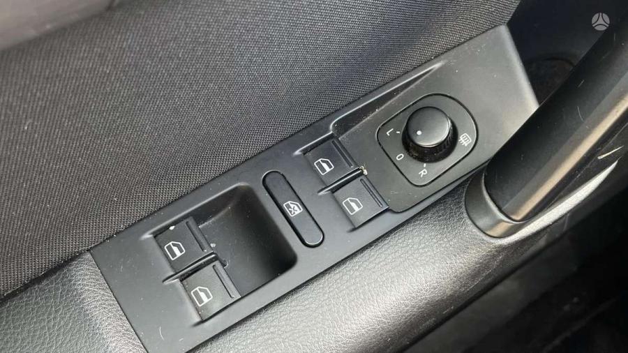 Pelēks Volkswagen Passat 2011 Marijampole, ar dzinēja tilpumu 1.97 L un nobraukumu 226 tūkst. km par 3490 €, foto 23 vietnē AUTOMOTO.COM.LV