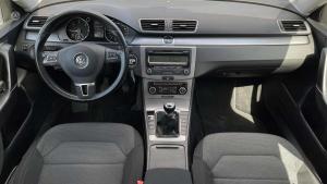 Pelēks Volkswagen Passat 2011 Marijampole, ar dzinēja tilpumu 1.97 L un nobraukumu 226 tūkst. km par 3490 €, foto 31 vietnē AUTOMOTO.COM.LV
