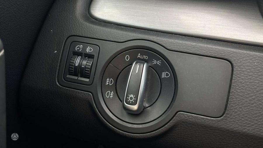 Pelēks Volkswagen Passat 2011 Marijampole, ar dzinēja tilpumu 1.97 L un nobraukumu 226 tūkst. km par 3490 €, foto 33 vietnē AUTOMOTO.COM.LV