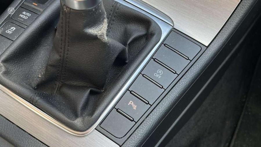Pelēks Volkswagen Passat 2011 Marijampole, ar dzinēja tilpumu 1.97 L un nobraukumu 226 tūkst. km par 3490 €, foto 36 vietnē AUTOMOTO.COM.LV