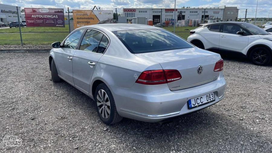 Pelēks Volkswagen Passat 2011 Marijampole, ar dzinēja tilpumu 2.00 L un nobraukumu 226 tūkst. km par 3490 €, foto 7 vietnē AUTOMOTO.COM.LV