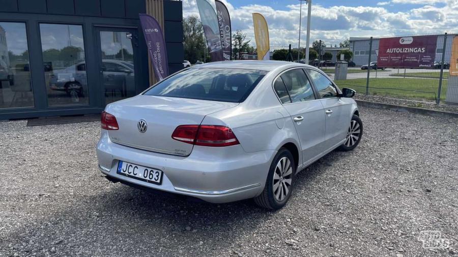 Pelēks Volkswagen Passat 2011 Marijampole, ar dzinēja tilpumu 2.00 L un nobraukumu 226 tūkst. km par 3490 €, foto 8 vietnē AUTOMOTO.COM.LV