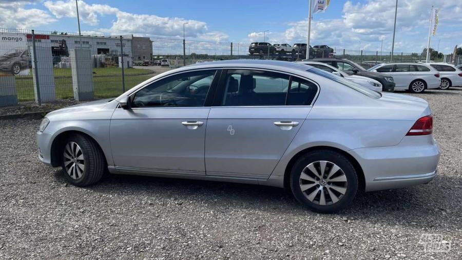 Pelēks Volkswagen Passat 2011 Marijampole, ar dzinēja tilpumu 2.00 L un nobraukumu 226 tūkst. km par 3490 €, foto 10 vietnē AUTOMOTO.COM.LV