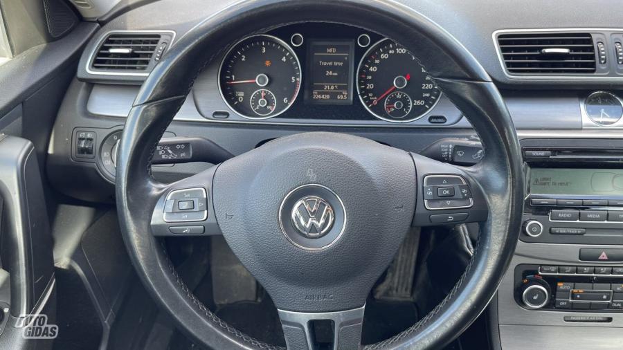 Pelēks Volkswagen Passat 2011 Marijampole, ar dzinēja tilpumu 2.00 L un nobraukumu 226 tūkst. km par 3490 €, foto 13 vietnē AUTOMOTO.COM.LV