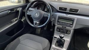Pelēks Volkswagen Passat 2011 Marijampole, ar dzinēja tilpumu 2.00 L un nobraukumu 226 tūkst. km par 3490 €, foto 16 vietnē AUTOMOTO.COM.LV