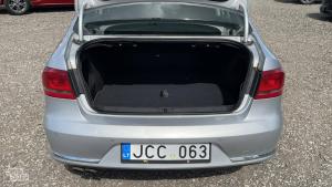 Pelēks Volkswagen Passat 2011 Marijampole, ar dzinēja tilpumu 2.00 L un nobraukumu 226 tūkst. km par 3490 €, foto 19 vietnē AUTOMOTO.COM.LV