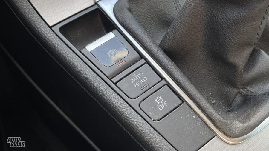 Pelēks Volkswagen Passat 2011 Marijampole, ar dzinēja tilpumu 2.00 L un nobraukumu 226 tūkst. km par 3490 €, foto 20 vietnē AUTOMOTO.COM.LV